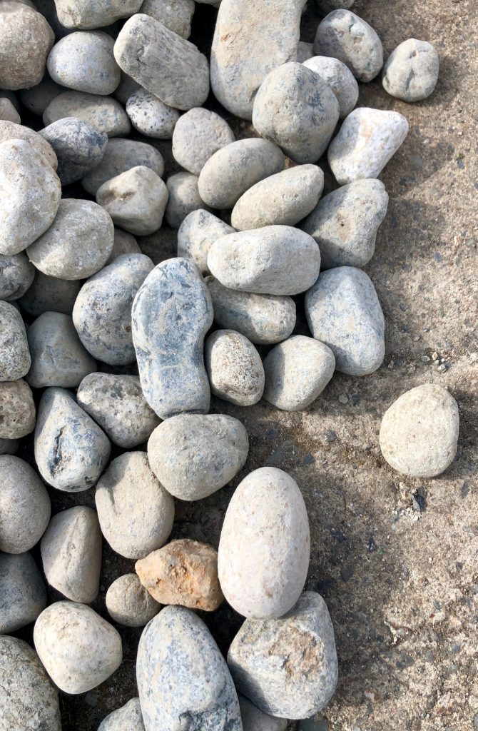 1 1/2″ Round Rock – Landscape Mart